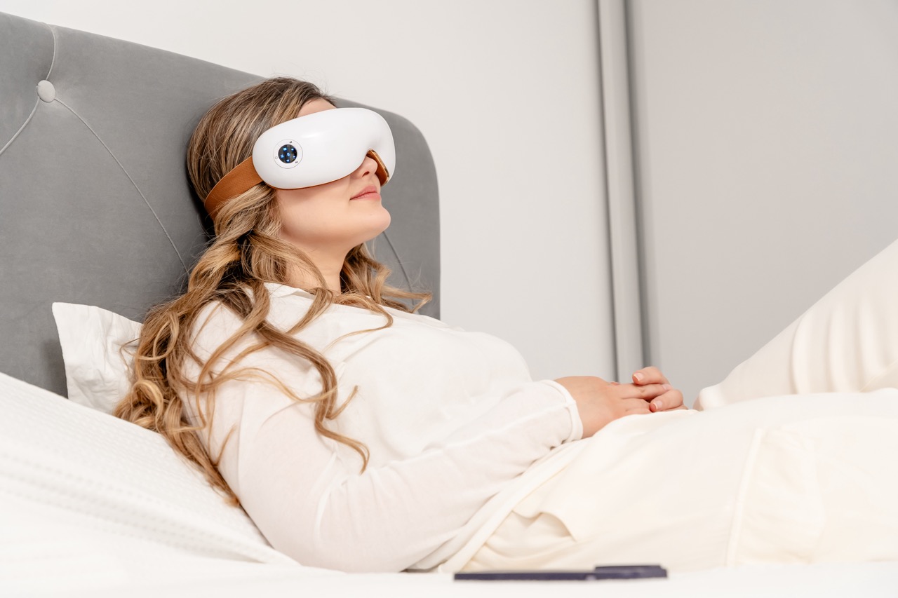Komoder C58 Eye Massager Device